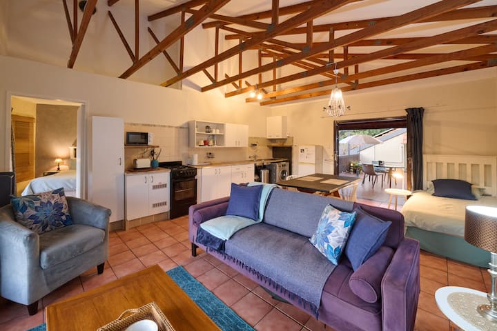 Emmarentia Upstairs Cottage - Magnificant Views - Johannesburg