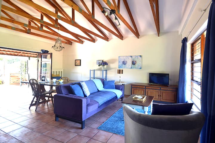 Emmarentia Upstairs Cottage With Magnificant Views - Randburg