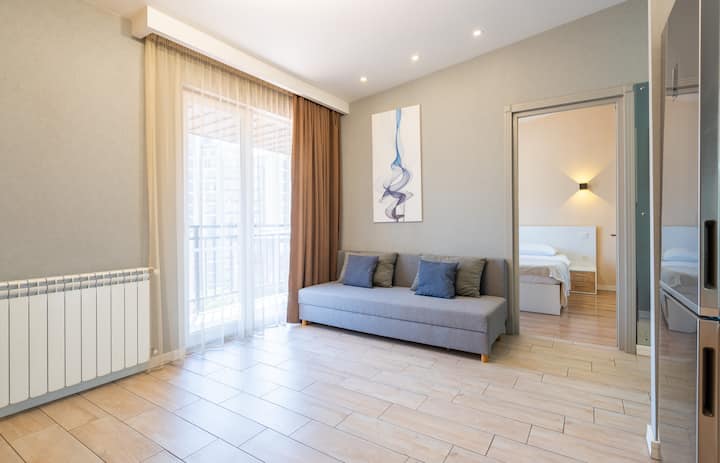 Flat Near Metro And Park - 第比利斯