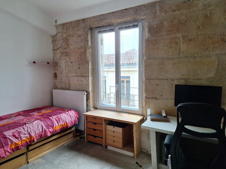 Chambre, Accès Communs Salle De Bain Et Cuisine - Montpellier