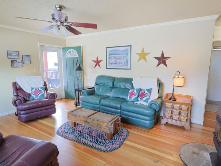 Charming In-town Cabin - McCall, ID