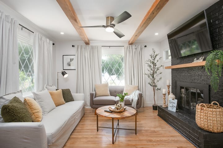 Casablanca: 2br Cozy Modern Clean In Hpu Location! - High Point, NC