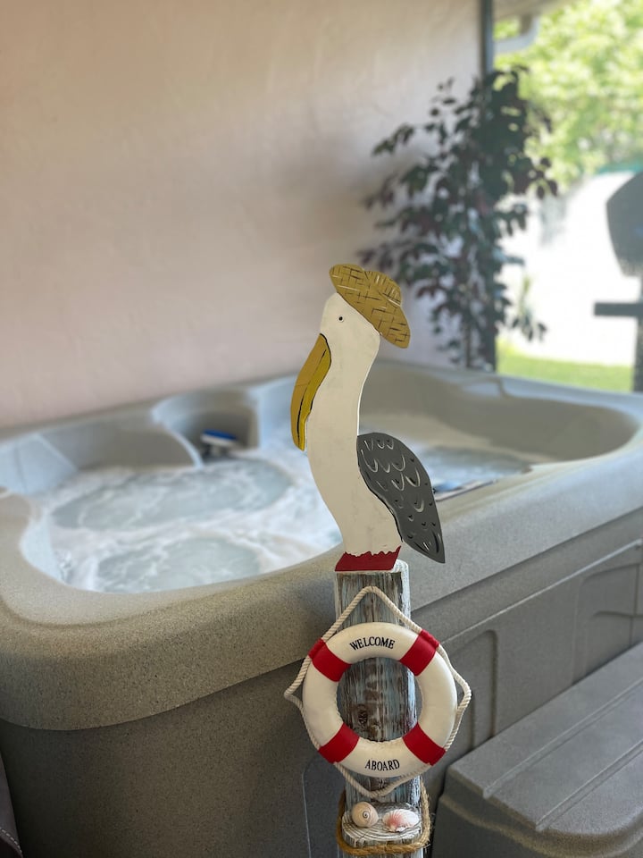 Paradise Beach House -1 Min Walk To Ocean! - Melbourne, FL