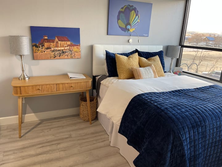 Prime Studio Downtown With Amenities Galore! - Reno, NV