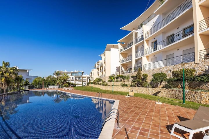 Calmo Apartamento T2 C/ Piscina E Vista Fantástica - Albufeira