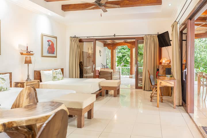 Tropical Beachfront Oasis - Jaco