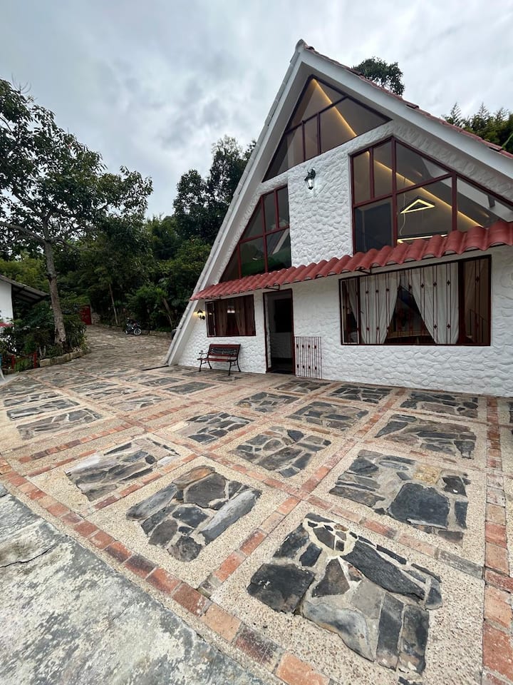 Finca Ecoturística El Chalet Privado Y Exclusivo - Sasaima