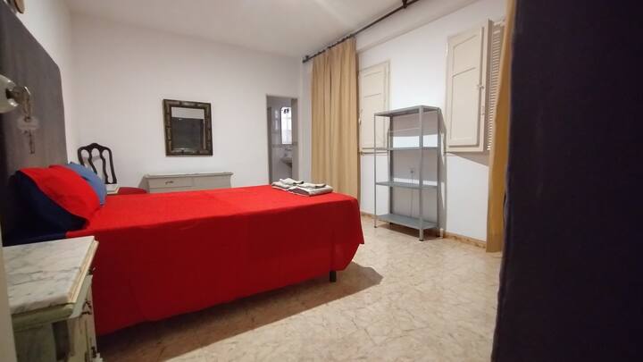 Piso Dos Habitaciones En El Centro, Baño Y Cocina - 阿爾梅里亞