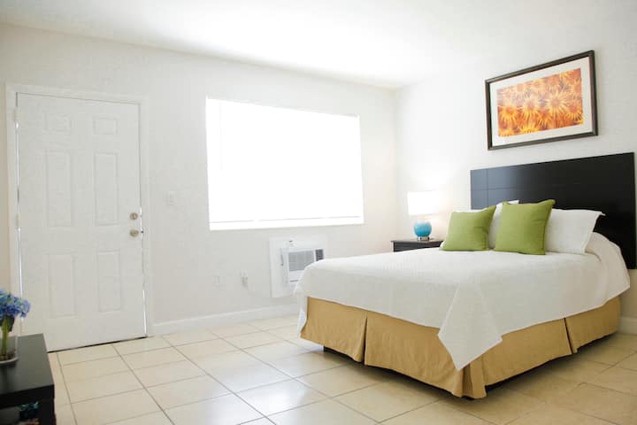 Nespresso | Smart Tv | Walkable | Free Parking - Miami, FL