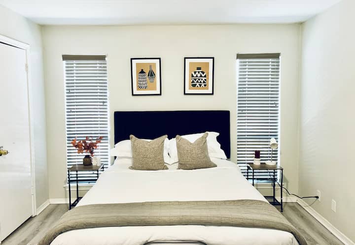 Staycation Home Convenient To Dfw - Dallas, TX