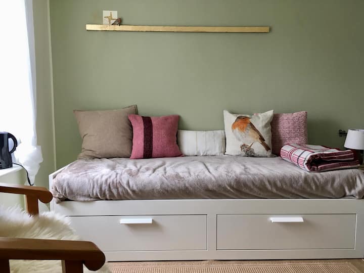 Cosy Ensuite In Town – The Robin Suite - Donegal