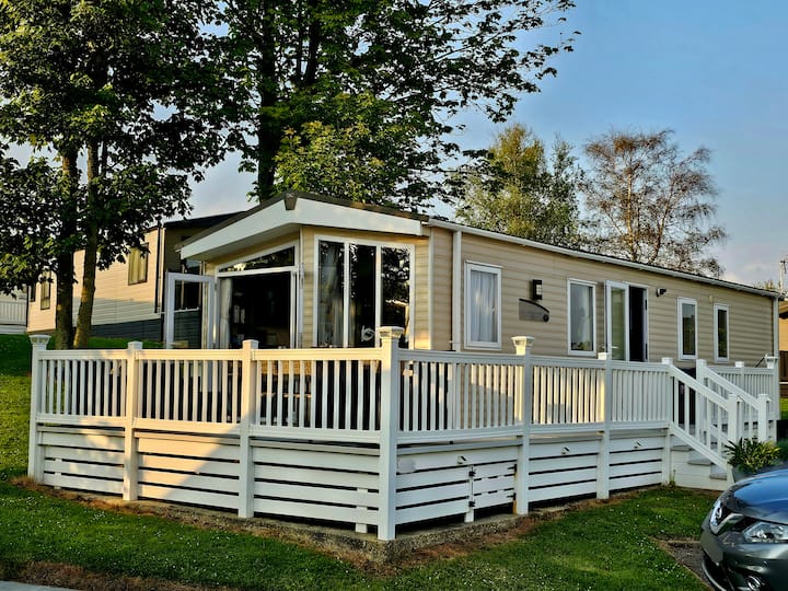 3 Bedroom Static Caravan - 5* Park, Milford On Sea - Milford on Sea