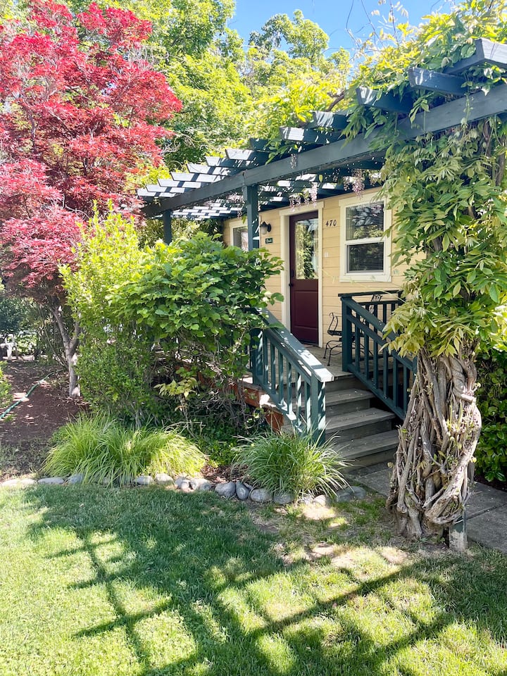 Abbott's Cottages- Duck - Oregon Shakespeare Festival