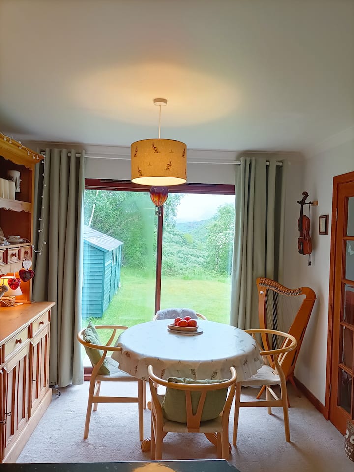 Rural En-suite Double, Lovely Views & Near Beaches - Lochinver