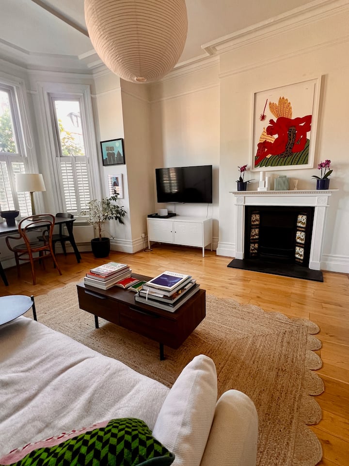 Queen's Park Flat, Bright & Cozy, Near Transport. - London