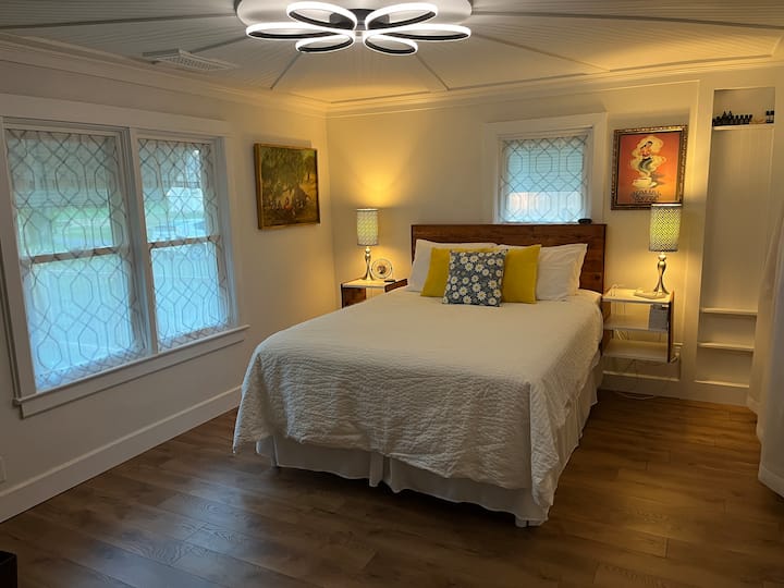 Urban Farmhouse, Drake Field/uofa - Fayetteville, AR