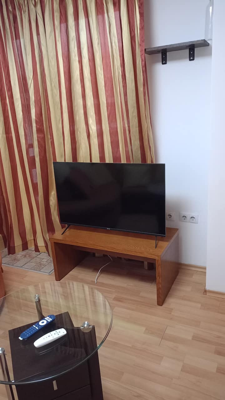 Large Penthouse Bright South Facing Mountain View - Bansko
