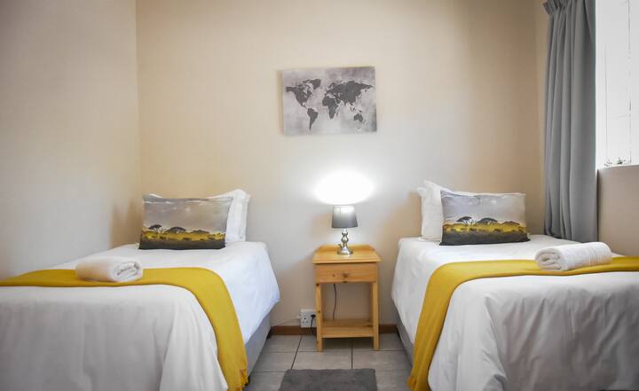 En Route Room 10 - 2 X Single - Beaufort West