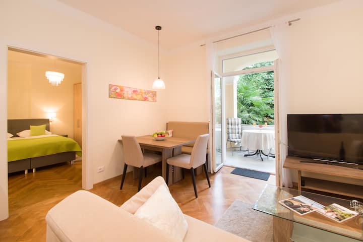 Holiday Apartment - Merano, Quiet Central Location - Schenna