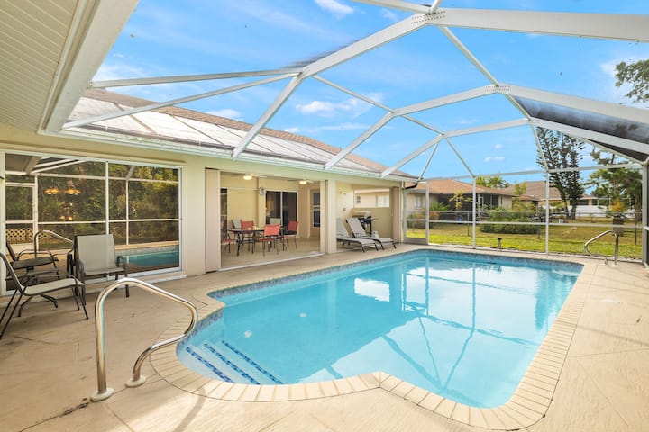 Relax In Private, Peaceful & Quiet Pool Area - Cape Coral, FL
