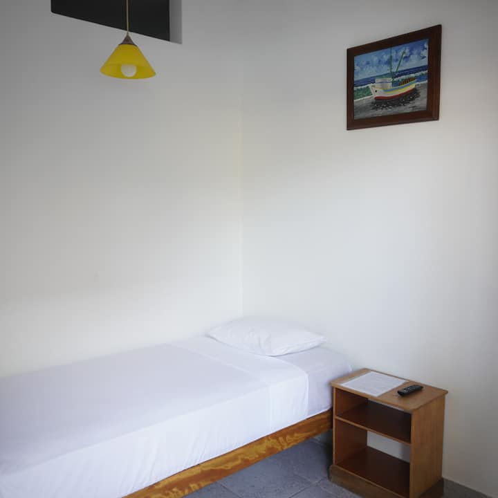 Habitación Sencilla Con Piscina, En Máncora - Máncora