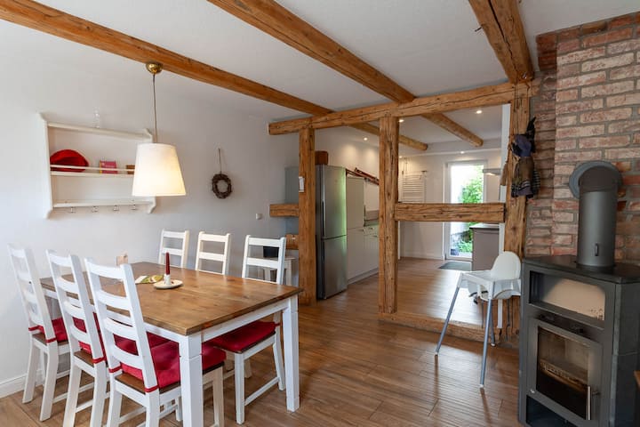 130 M² Ferienhaus ∙ 3 Schlafzimmer ∙ 6 Gäste - Elend