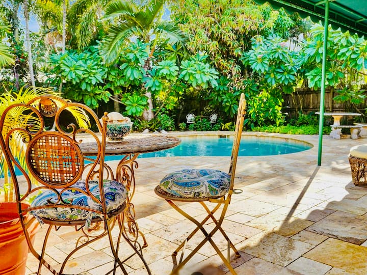 Beach Lovers -
Charming Home In A Tropical Oasis - Boynton Beach, FL