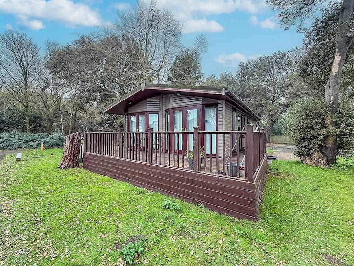 Casetta Di Lusso Per Animali Domestici Con Vasca Per Il Decking E Sauna In Suffolk Ref 32008a - Lowestoft