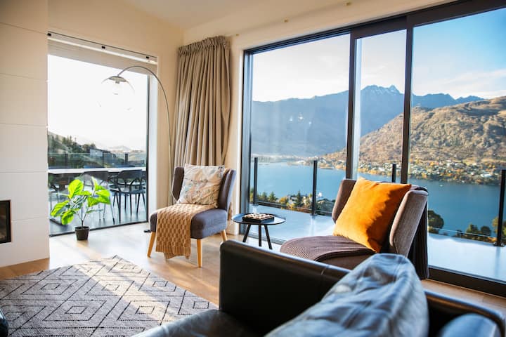 Ataahua Penthouse With Lake Views - Queenstown