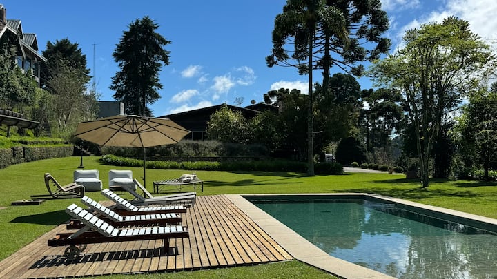 Country House  @  Alto Da Boa Vista - Campos do Jordão