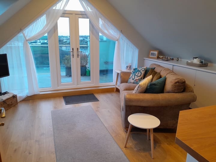 Seascape, Mevagissey Cliff Top B & B Apartment. - Gorran Haven