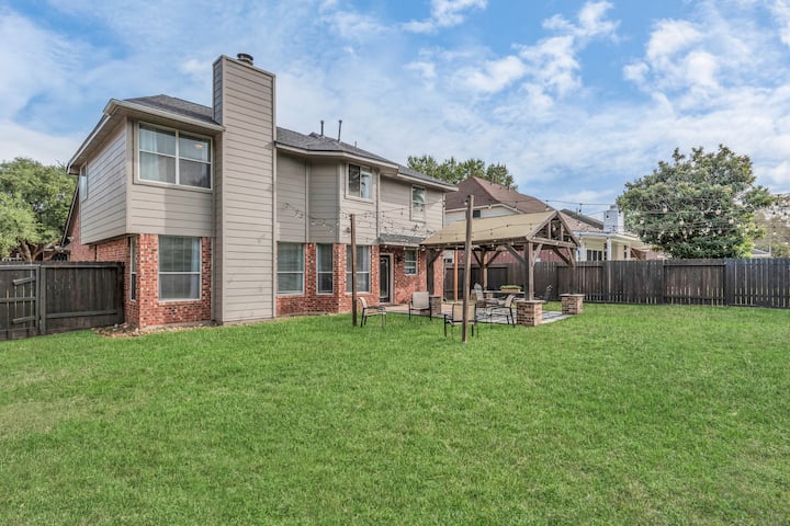 3 King + 2 Queen Beds. Spacious. A+ Neighborhood. - Houston, TX