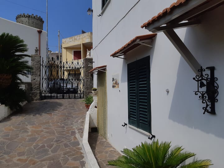 Fm Apartments. Forio Centro, Pochi Passi Dal Mare. - Forio