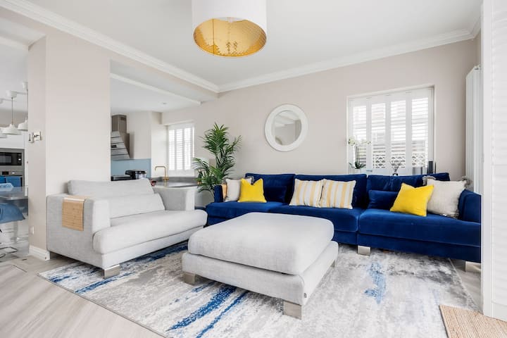 Seaside Escape-garden, Hot Tub, Sleeps 8 In Style - Bournemouth