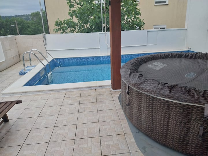 Vila Brig 108, Private Swimming Pool + Jacuzzi - Rijeka