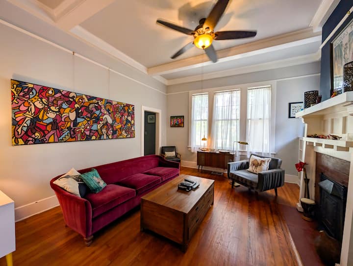 Beautiful Historic Bungalow W/ Dwntwn Parking Pass - Savannah, GA