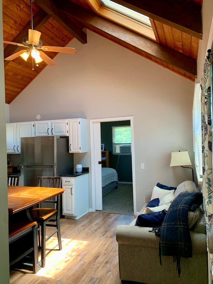 Moon Suite - Cozy & Comfortable, Great Location! - Rochester, NY