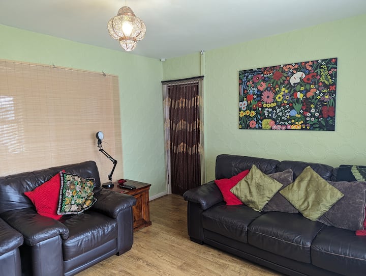 6 Stars!  Football Stadiums, Parking And Comfort. - Liverpool