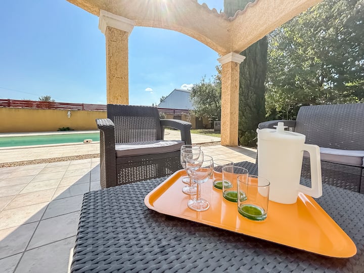 Villa De Rêve Avec Piscine & Barbecue Proche Nîmes - Pont du Gard