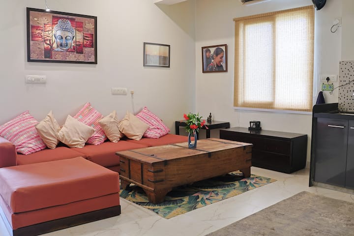 Peaceful Apartment With Unique Rooftop - Jaipur