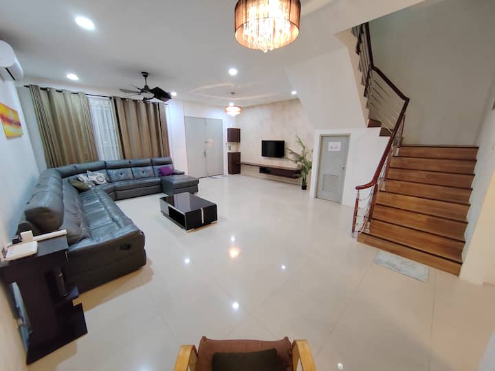 Triple Z Homestay - Landed (14 Pax) - 古晉