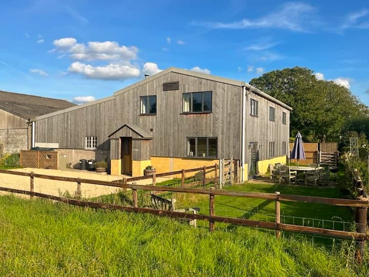 Stunning Barn Conversion On Edge Of Bath - Corsham