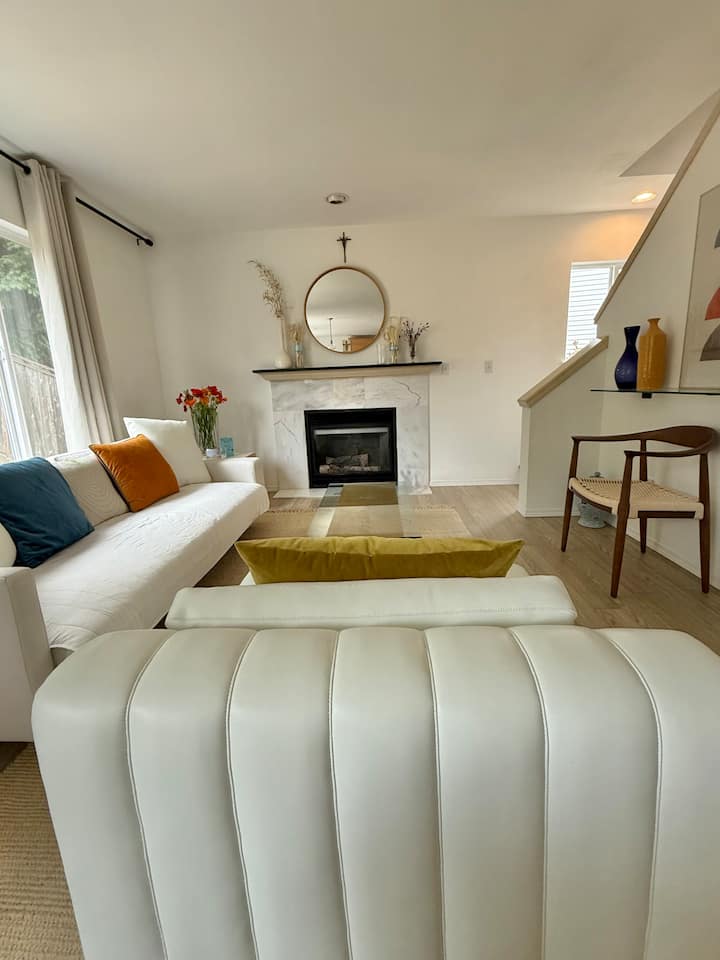 Newly Remodeled Beautiful Haven Near Airport! - SeaTac, WA