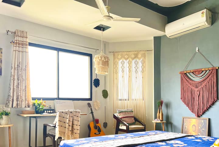 Budget Boho Stay With Ac & Wifi Near Lake Pichola! - Udaipur