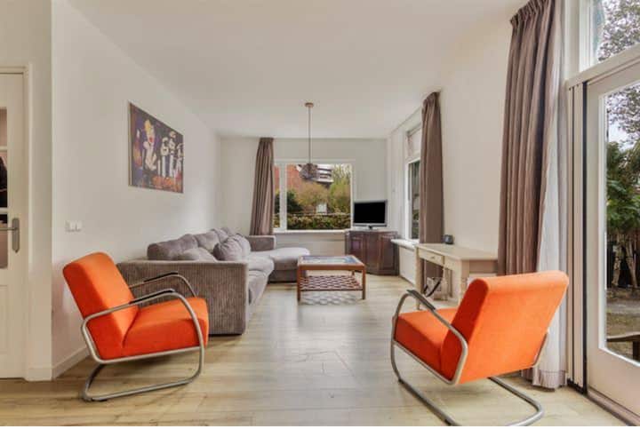 Parel Aan De Poel: Family House @ Amsterdam Forest - Ámsterdam