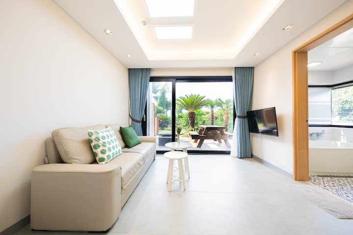 Tamnacounty Dtreesuite:oceanview/b&b/bbq/pool - South Korea