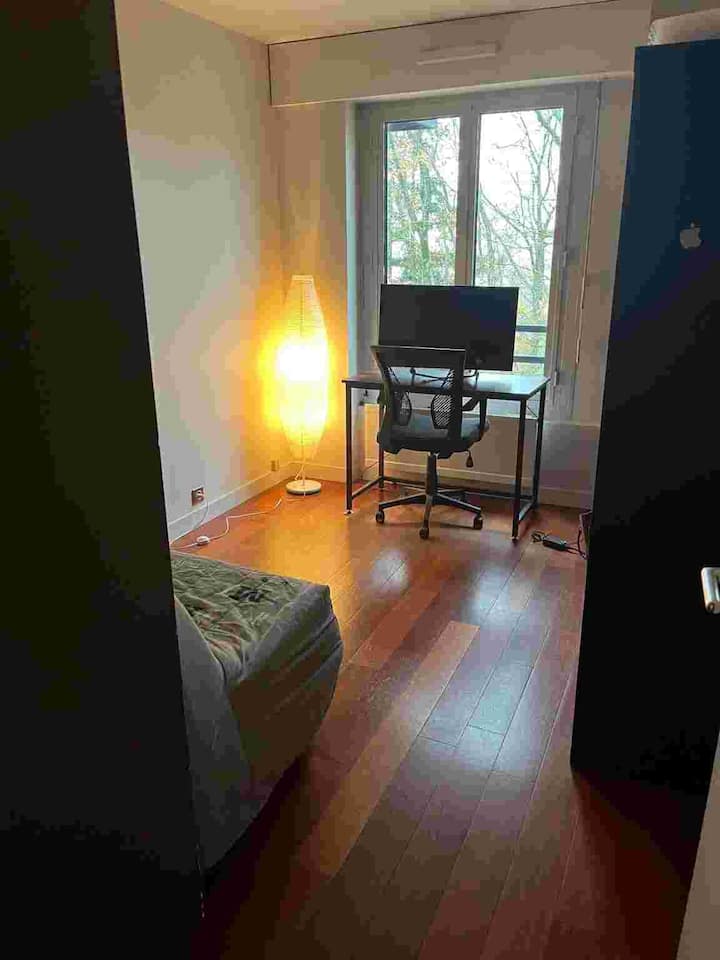 Charmante Chambre Privée Dans Un Grand Appartement - Versailles