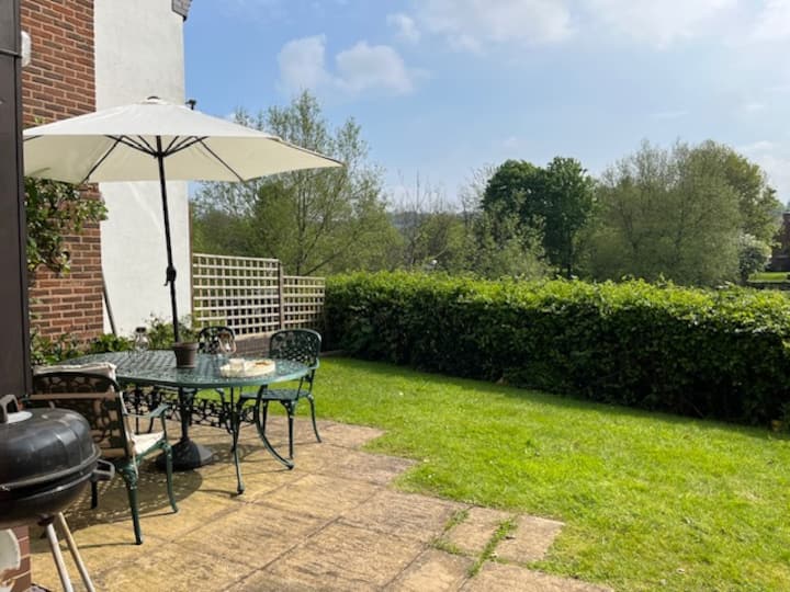 Riverside Apartment, Central Bridgnorth, Parking. - Bridgnorth
