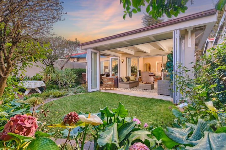 Sandton Exec 3br|3 Ensuites + Backup Power & Water - Sandton