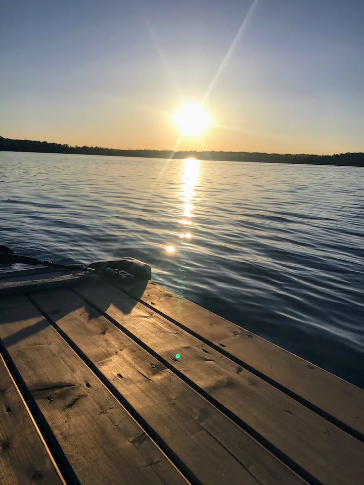 Charming Chalet Style Cottage On Francis Lake - Wiarton